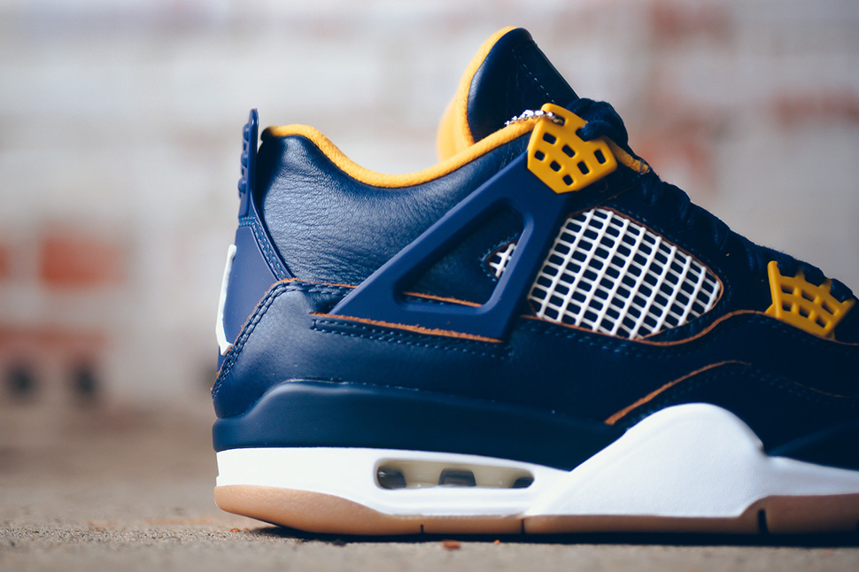 Air Jordan 4 Retro “Dunk from Above” | WAVE®