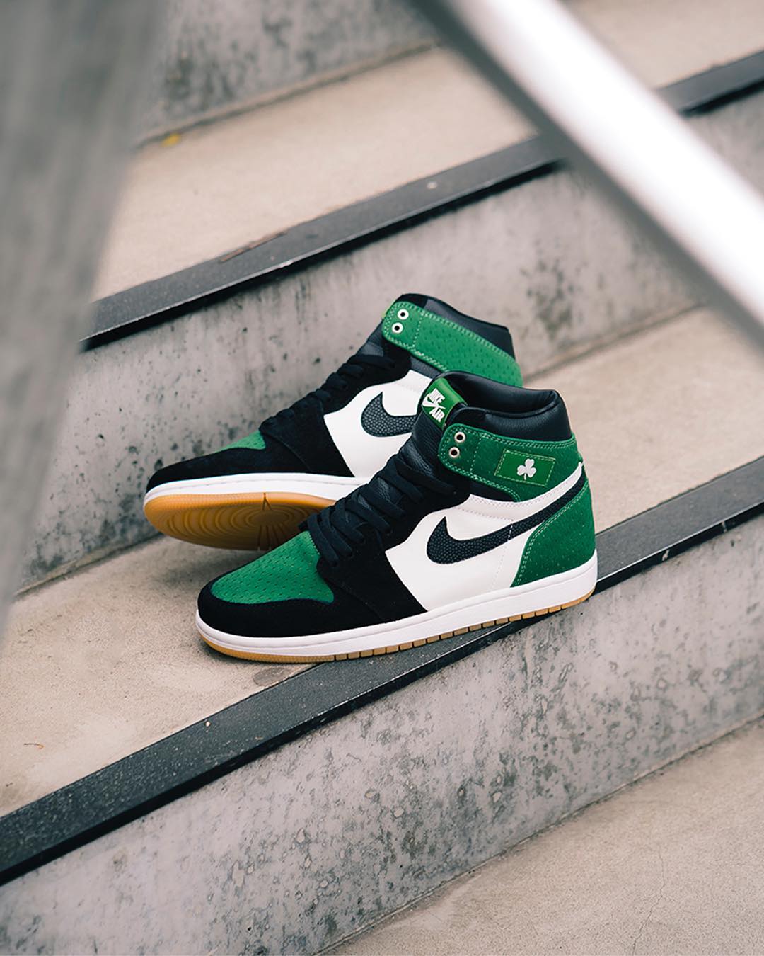 Bespoke Ind imagine sa propre Air Jordan 1 x Celtics | WAVE®