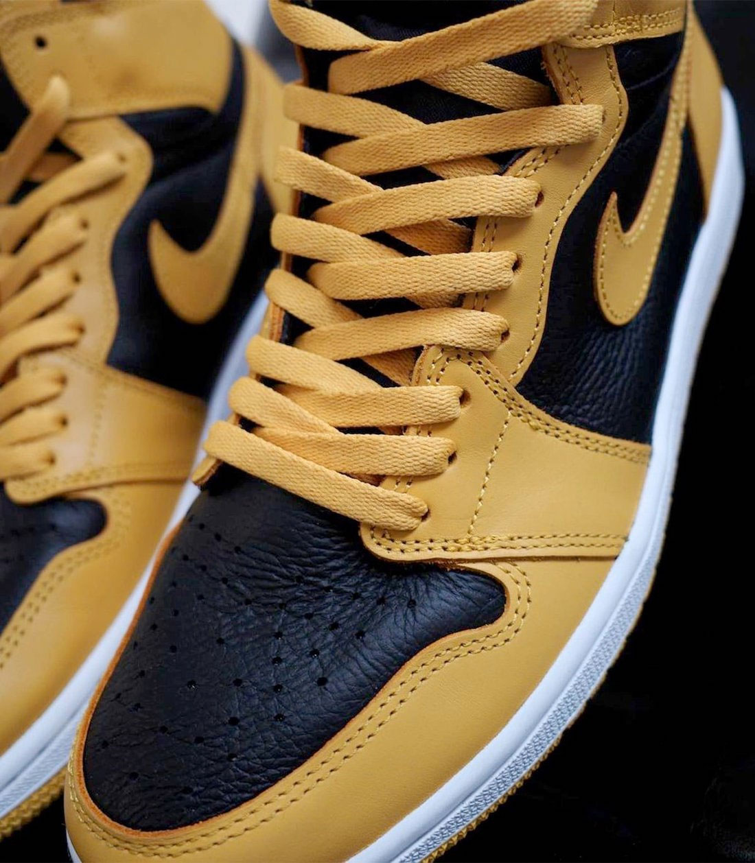 La Air Jordan 1 "Pollen" célèbre la Nike Dunk Iowa