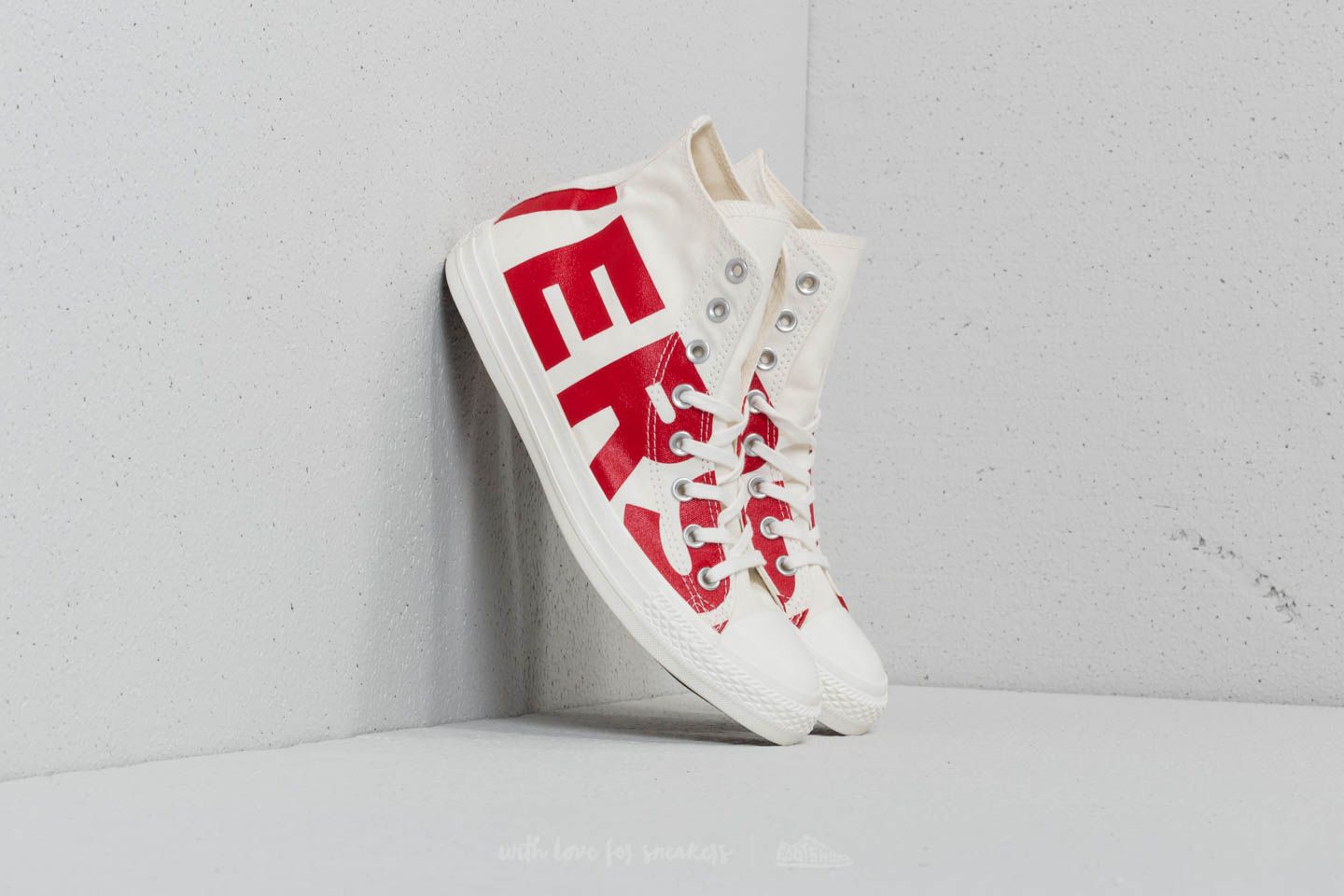 Converse dévoile un nouveau Big logo pack de sa Chuck Taylor | WAVE®