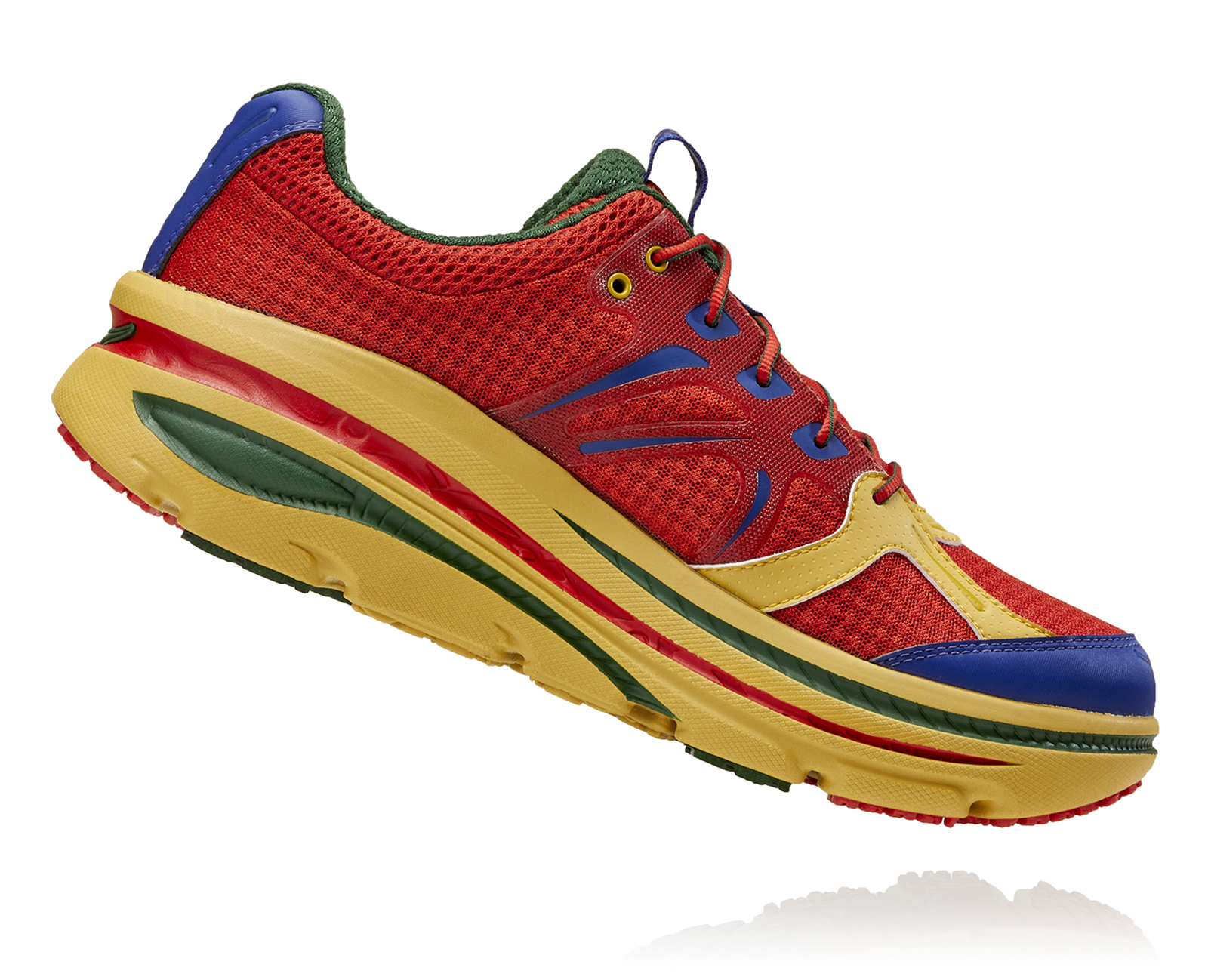 La collaboration HOKA x Engineered Garments est un hommage à la Bondi B