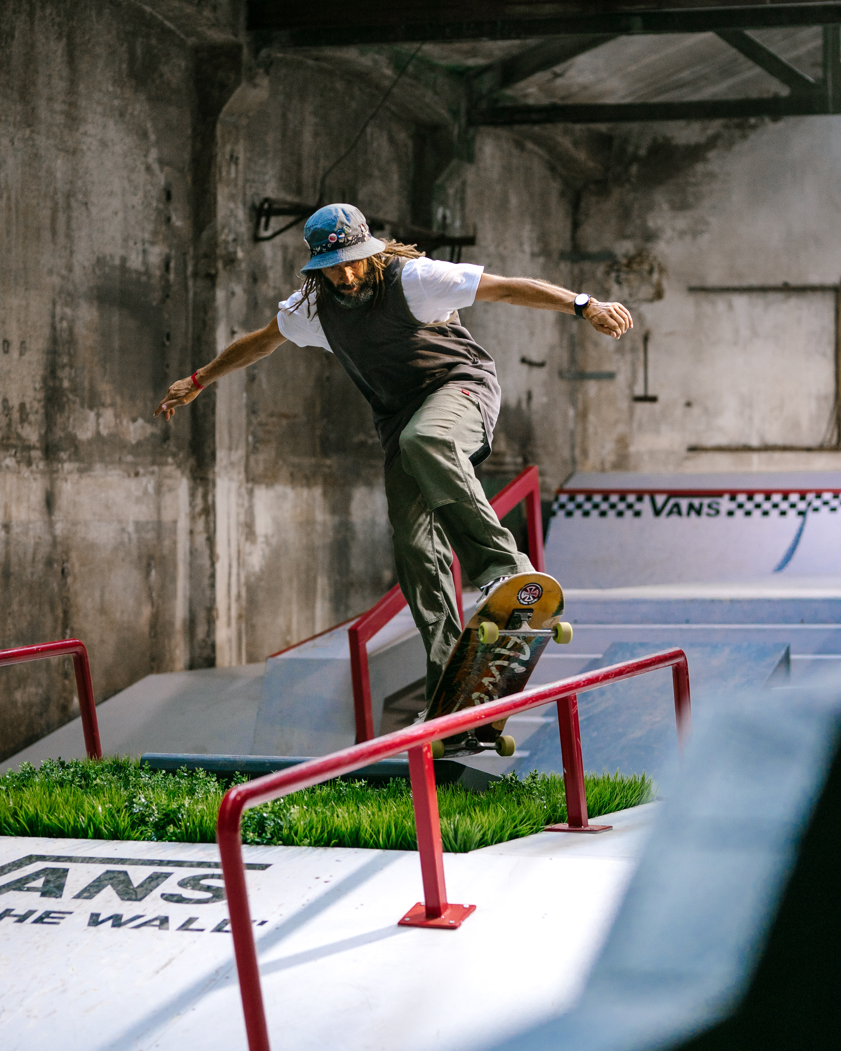 La légende du skate Tony Alva nous parle de sa relation avec VANS et ...