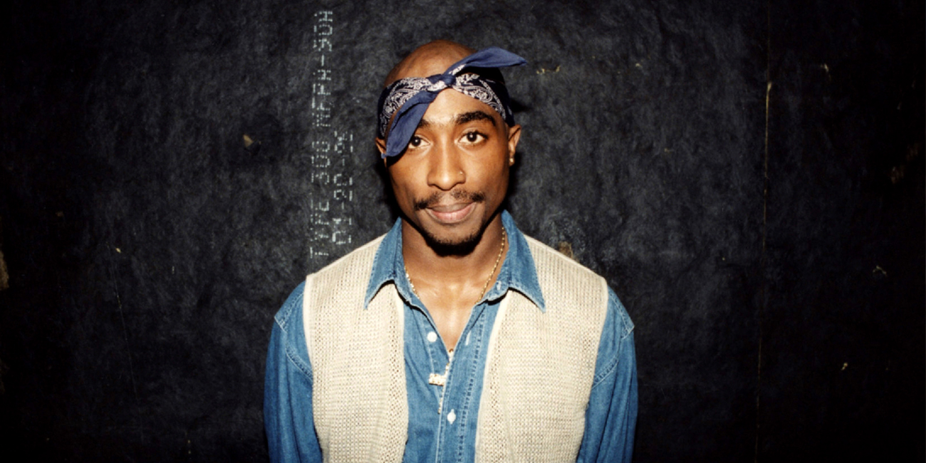 Pour 3500$, vous pouvez vous offrir le vrai bandana de Tupac | WAVE®